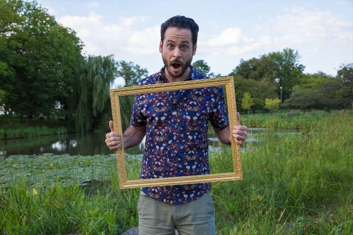 How to Create a See Through Frame Effect in Photoshop - PHLEARN