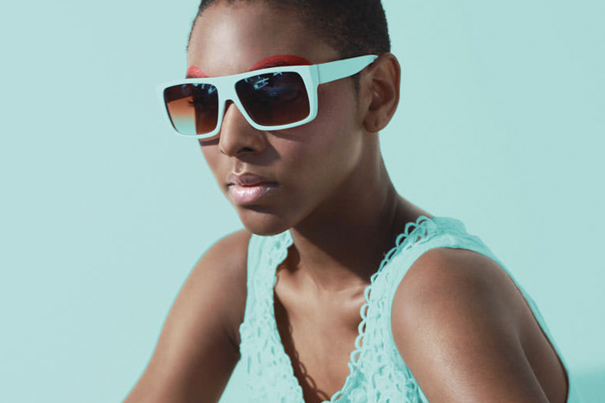 Change White Into Any Color in Photoshop - PHLEARN