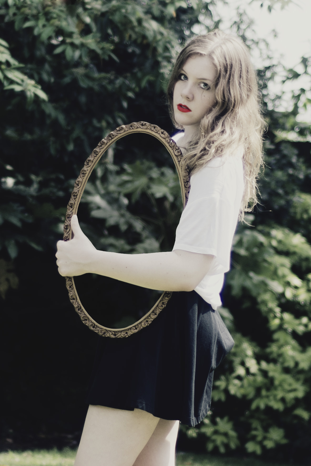 The Story Behind This Viral Invisible Girl Photo by Laura Williams