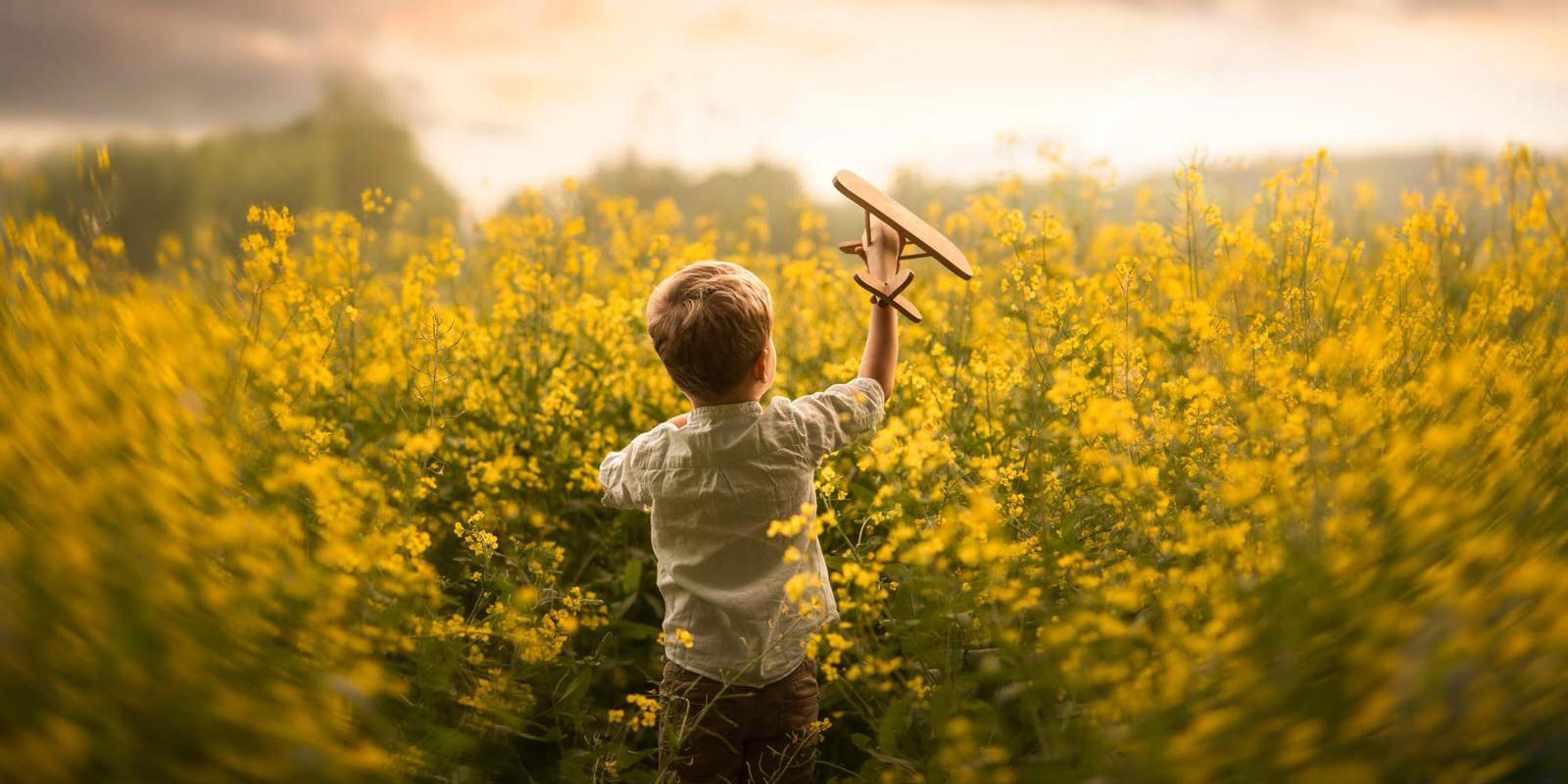 The Story Behind This Viral Invisible Girl Photo by Laura Williams