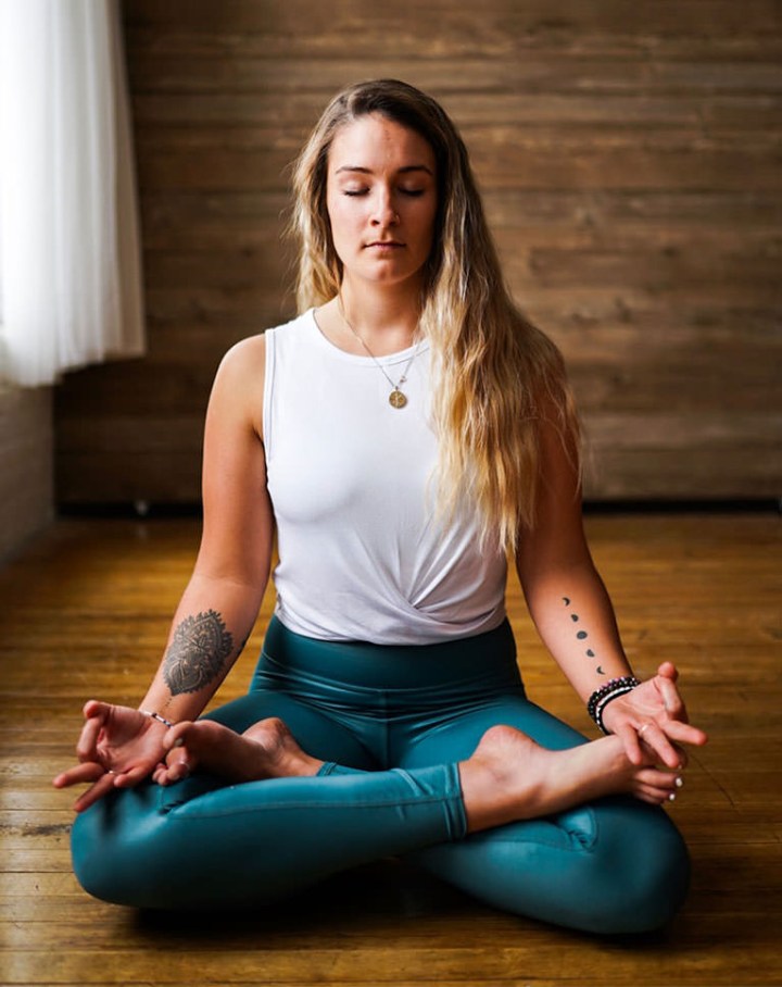 How to Retouch Clothing & Fabric - PHLEARN