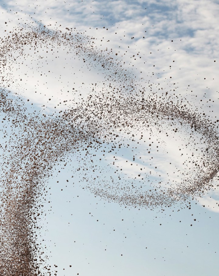 How to Create a Dispersion Effect in Photoshop - PHLEARN