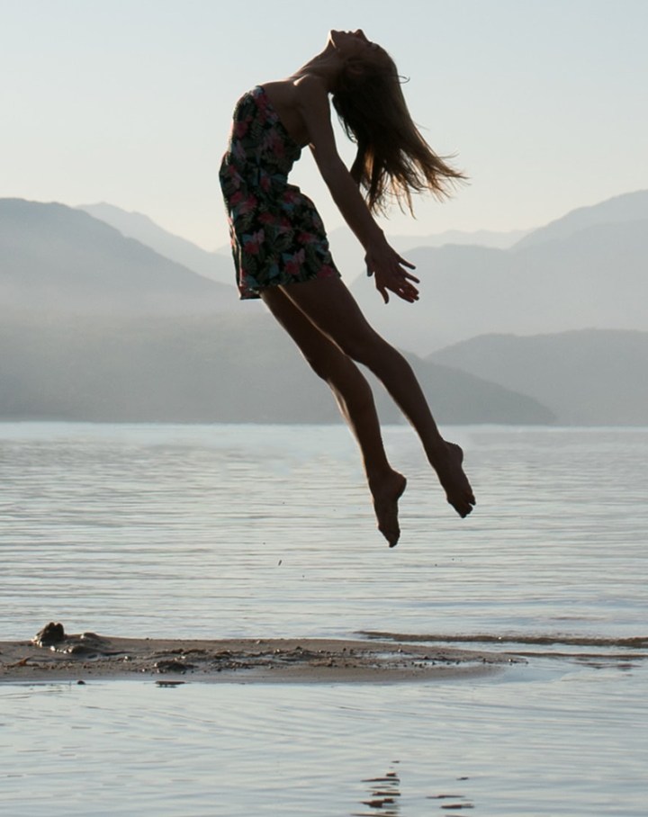 How to Create a Dispersion Effect in Photoshop - PHLEARN