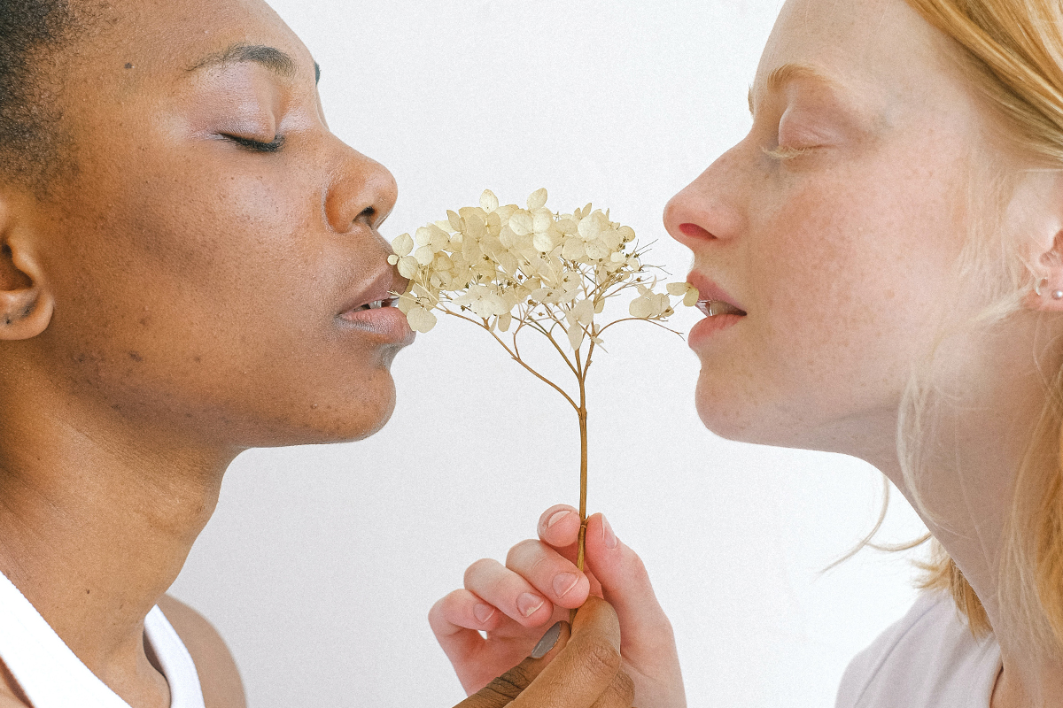 How to Create a Glow Effect in Photoshop - PHLEARN