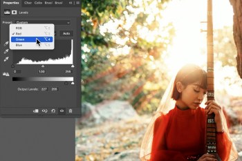 How to Create Realistic Light Rays in Photoshop - PHLEARN