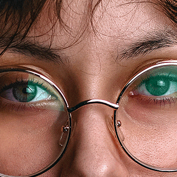 How to Remove Glare in Glasses in Photoshop - PHLEARN