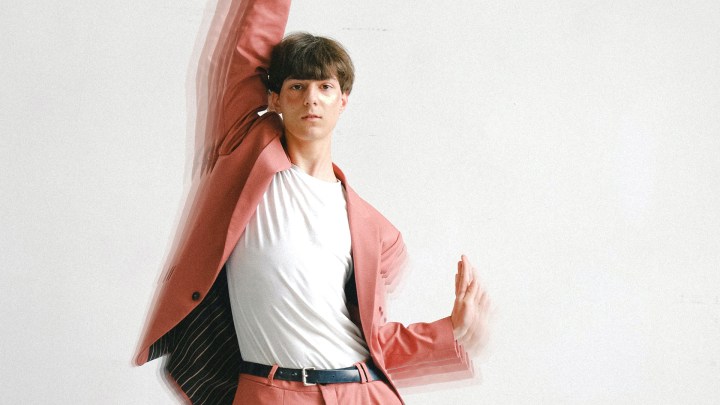 How to Create a Motion Effect in Photoshop - PHLEARN