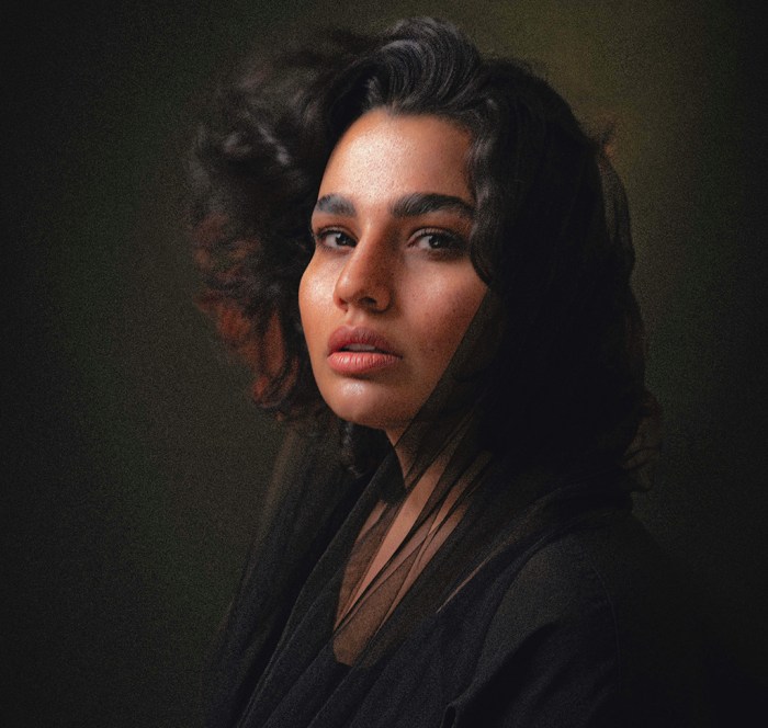 How to Create an Aura Effect in Photoshop - PHLEARN